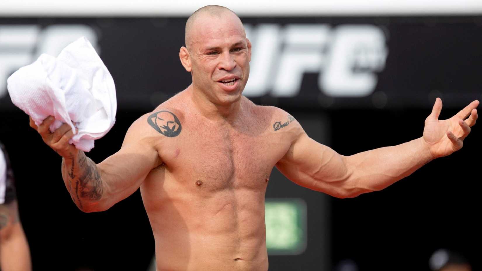 10 Most Aggressive MMA Fighters Of All Time, Ranked by Skill