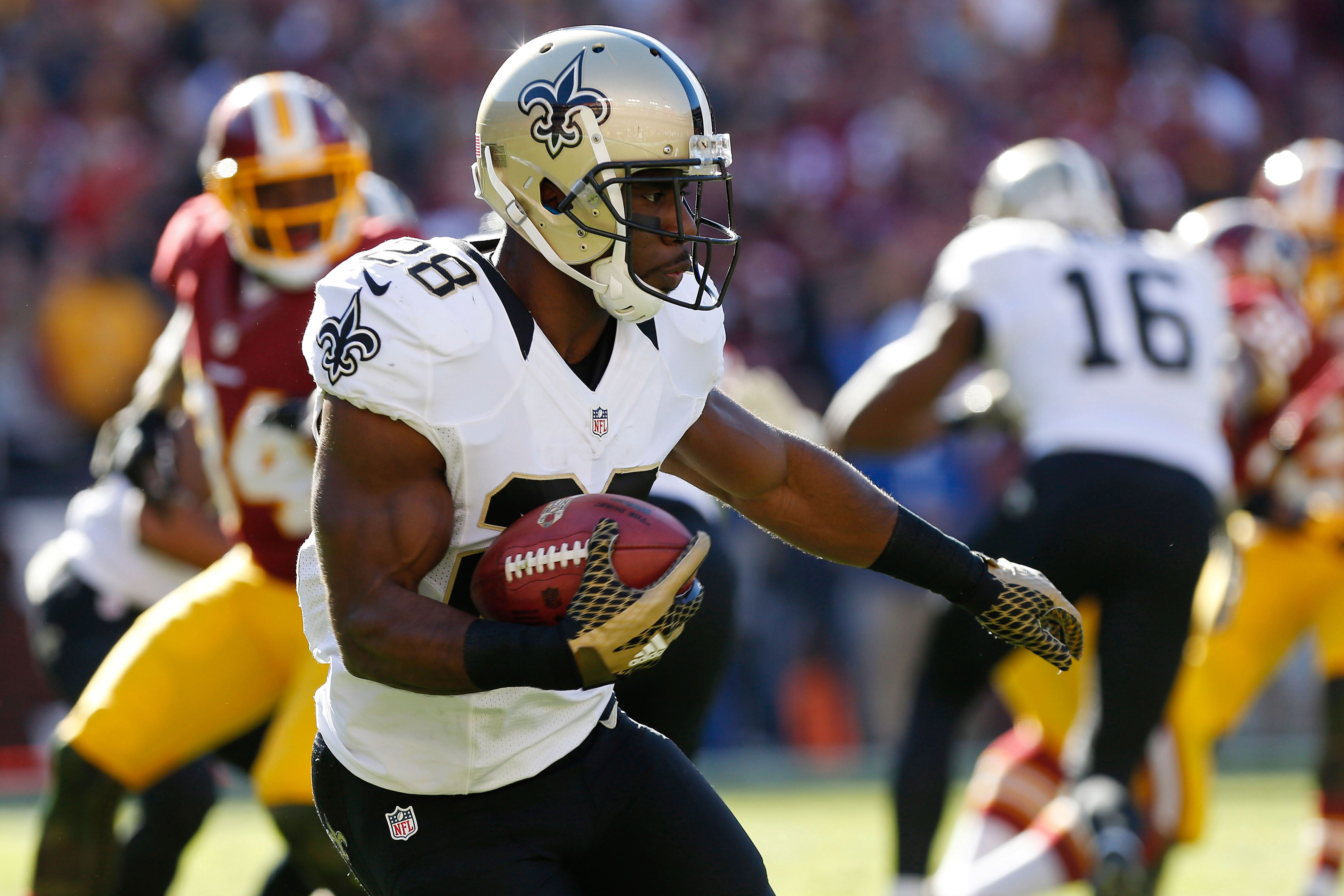 10 NFL Running Backs You Forgot Had 1,000 Yards In A Season