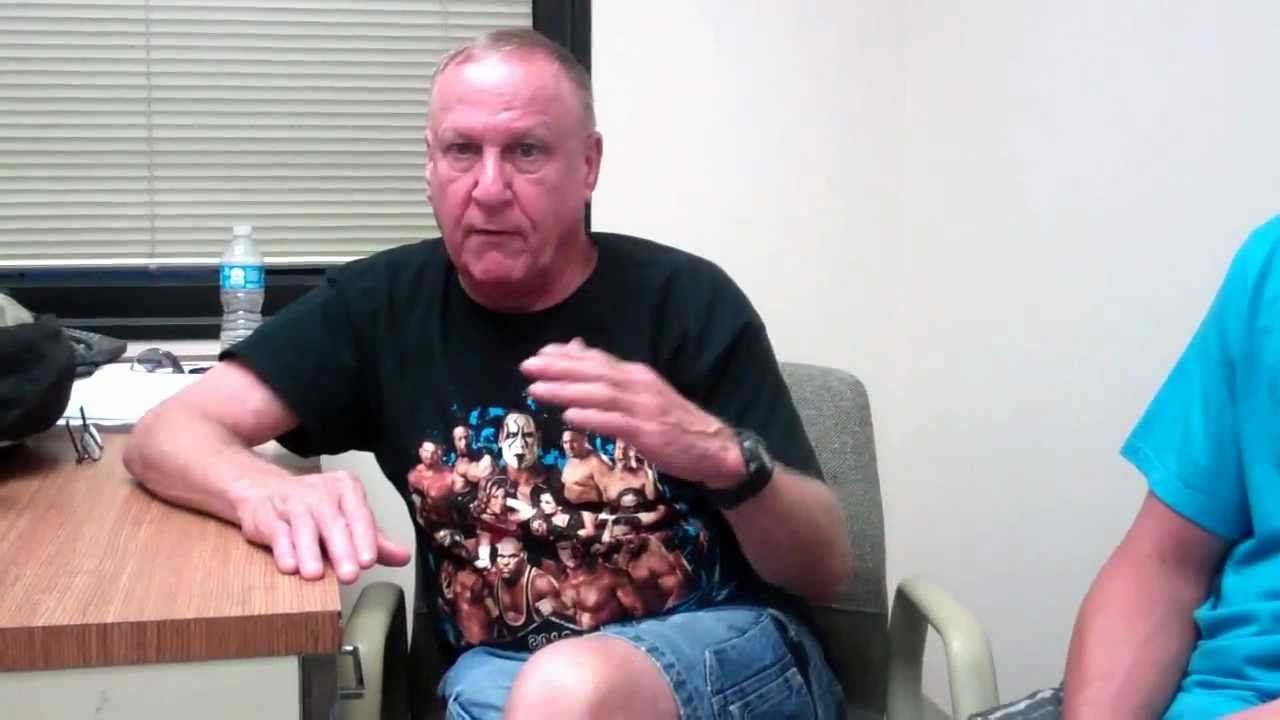 10 Things Fans Should Know About Legendary Referee Earl Hebner