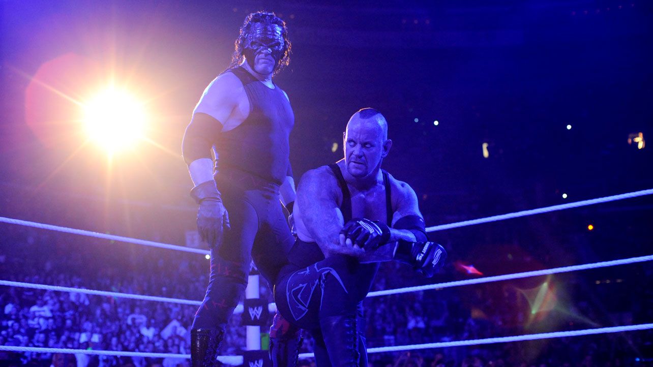 Fake WWE Siblings (And Brothers That Were Surprisingly Real)