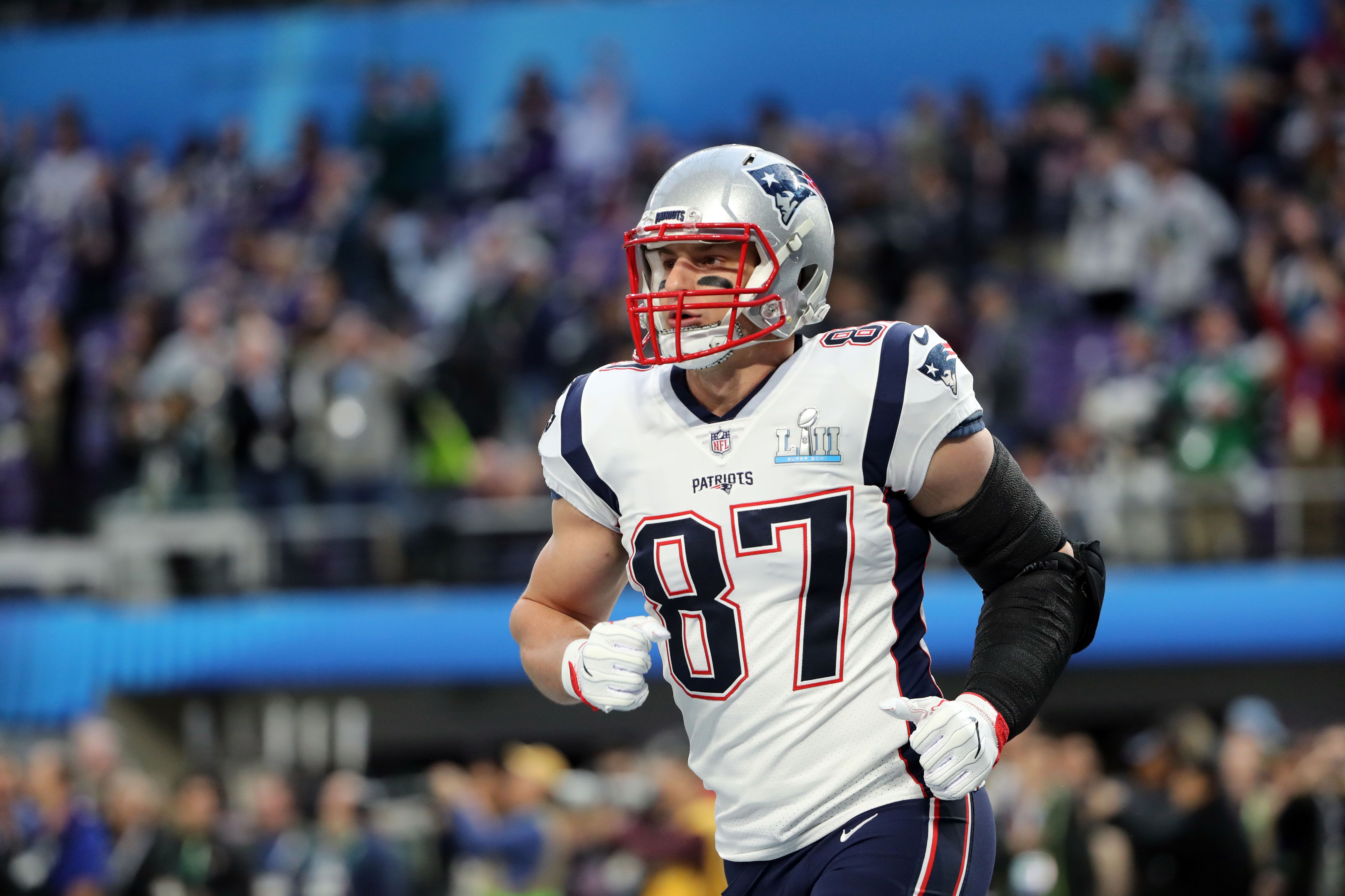 Rob Gronkowski And Shaquille O'Neal Dance Off In Miami [Video]