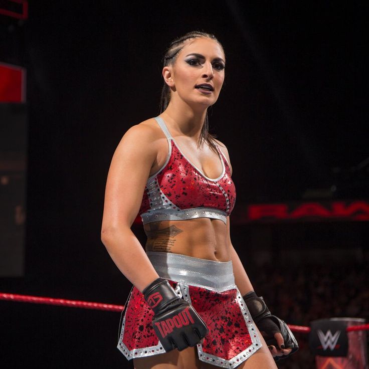 30 Little Known Facts About The Current Women In WWE