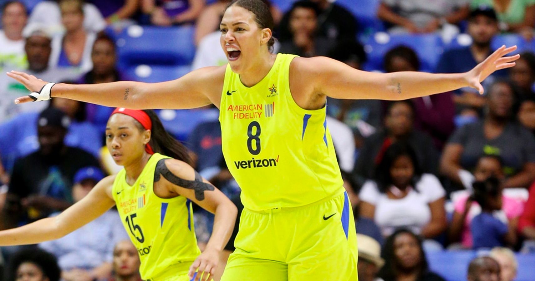 Liz Cambage Makes WNBA History With Dominant Game
