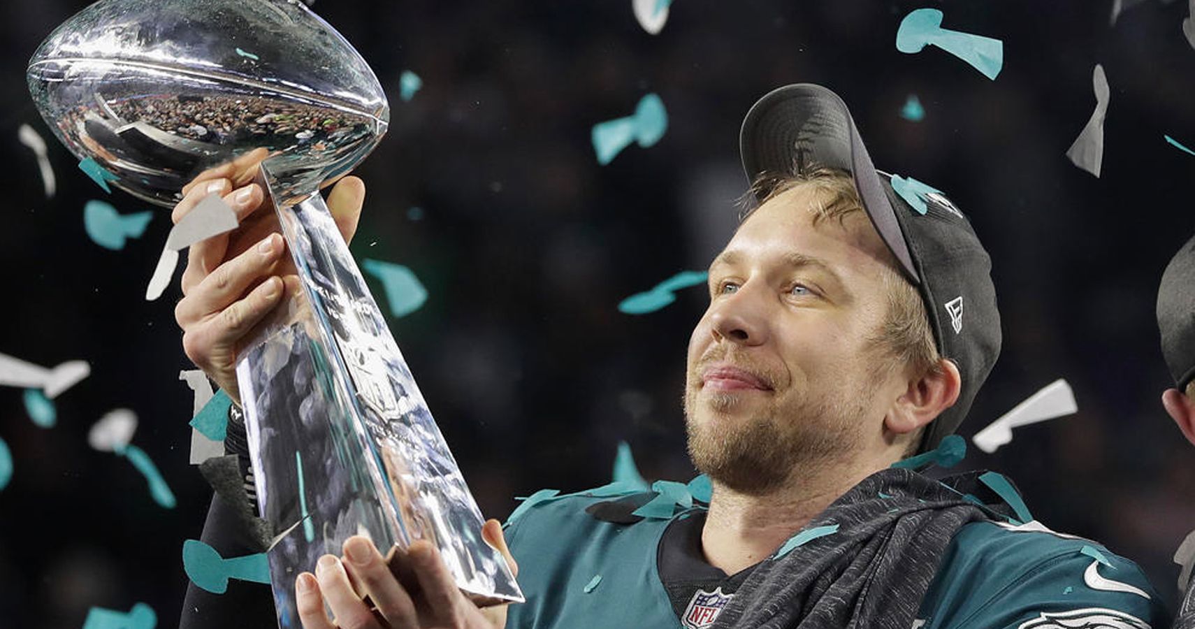 Wentz Vs Foles: A Look At Who Will Be A Better Eagles Starting Quarterback