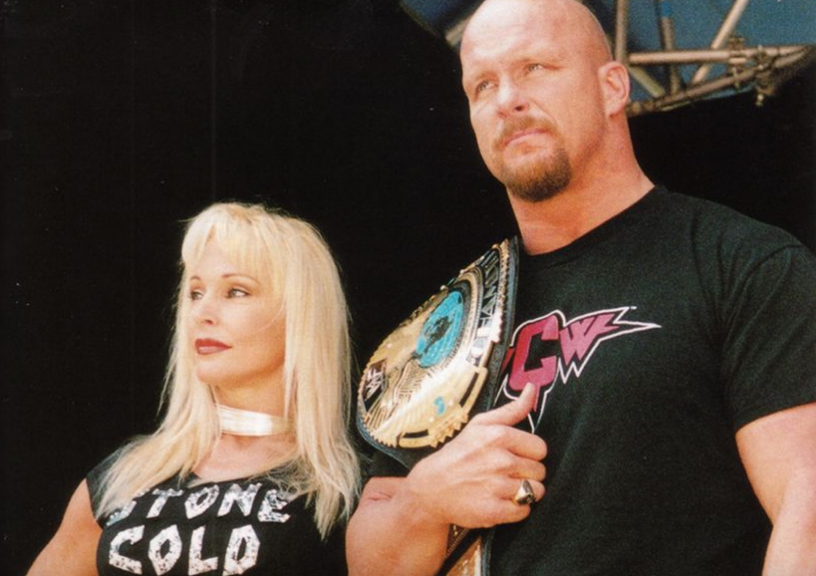 10 Male And 10 Female Wrestlers Fans Forgot Were Part Of These Stables