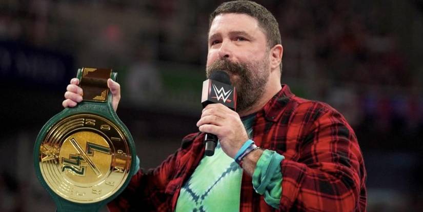 10 Bad Wrestling Reveals That Almost Made Fans Walk Out