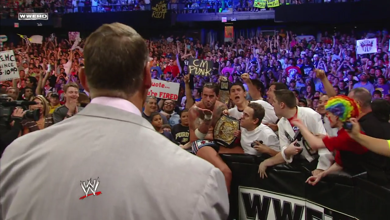 10 Crowds That Make Any Wrestling Event Better