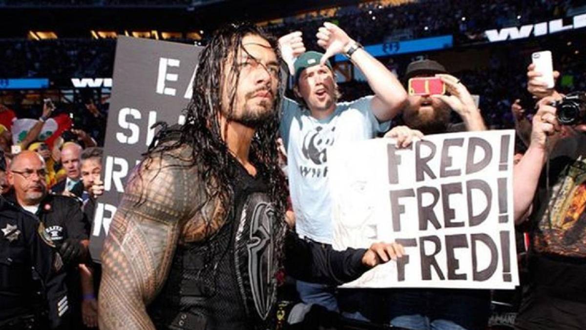5 Times Where WWE Fans Booed The Face (& 5 Times They Cheered for The Heel)