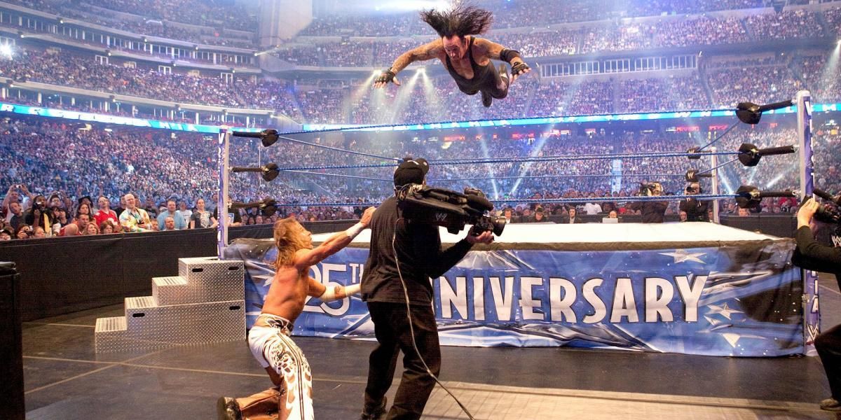 10 Moves We Never Thought We'd See A Wrestler Use (But Did)
