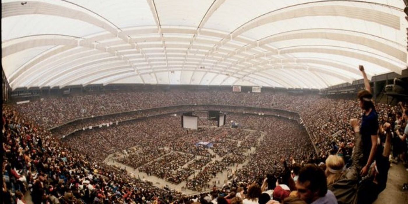 10 Best Crowds In WWE WrestleMania History, Ranked