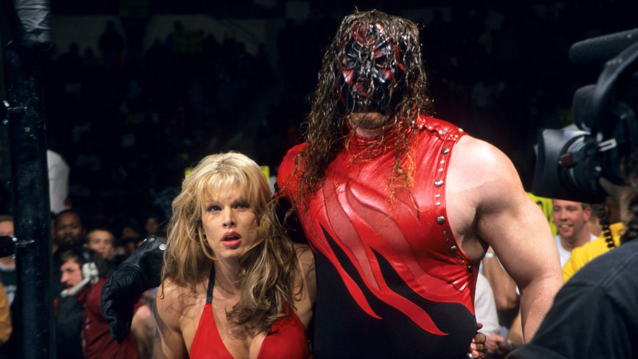 5 Best Attires Of Kane's Career (& 5 Worst)