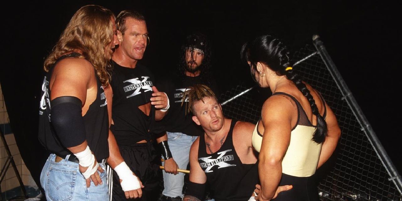 Triple H: 5 Reasons He Was Better In DX (& 5 Reasons He Was Better In ...