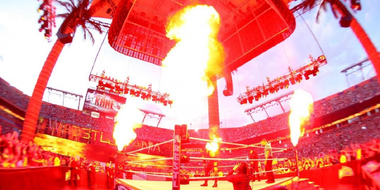 5 WWE Legends With Iconic Entrances (& 5 Legends With Basic Entrances)