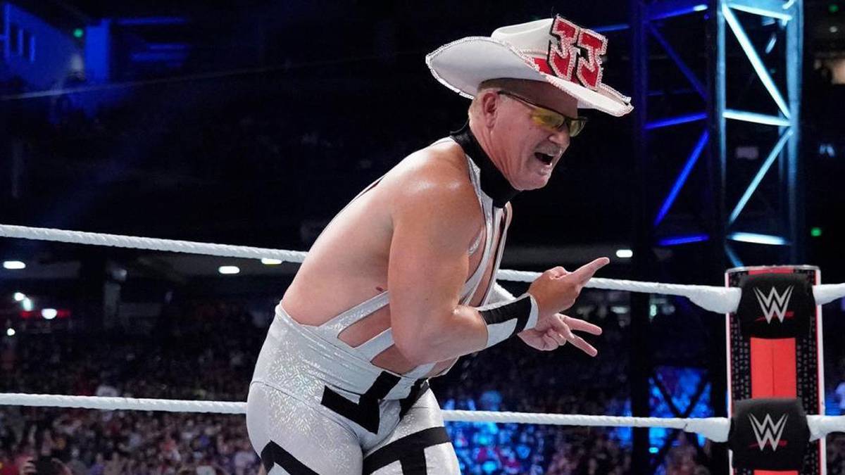 10 WWE Legends Who Returned This Decade (& Did Absolutely Nothing)