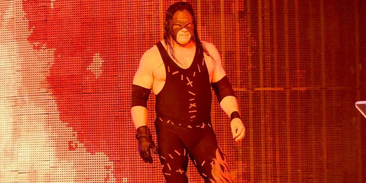 10 WWE Superstars You Didn't Know Used To Play Football