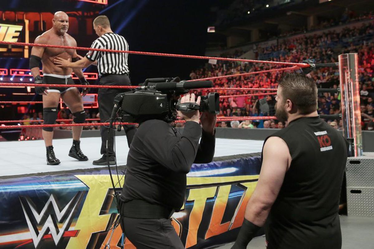 10 Heel Tactics That Wrestling Referees Always Fall For