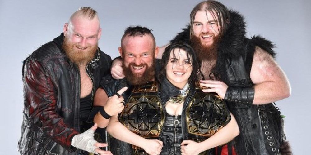 10 Wrestlers Who Are Only Famous Because Of A Faction