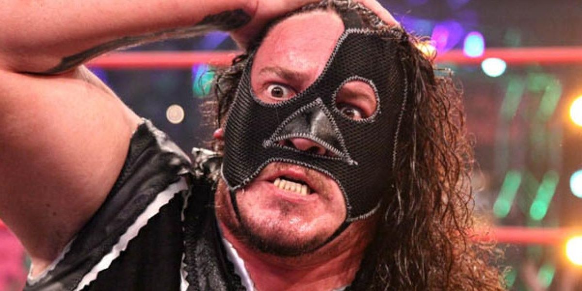 5 Matches That Helped Make Mick Foley A Star (& 5 Times He Helped Get Someone Else Over)