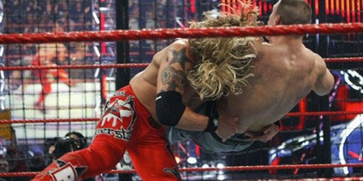 10 Wrestlers That Tried A New Finisher (& It Worked)