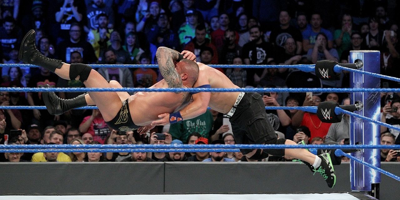 10 Wrestlers That Tried A New Finisher (& It Worked)