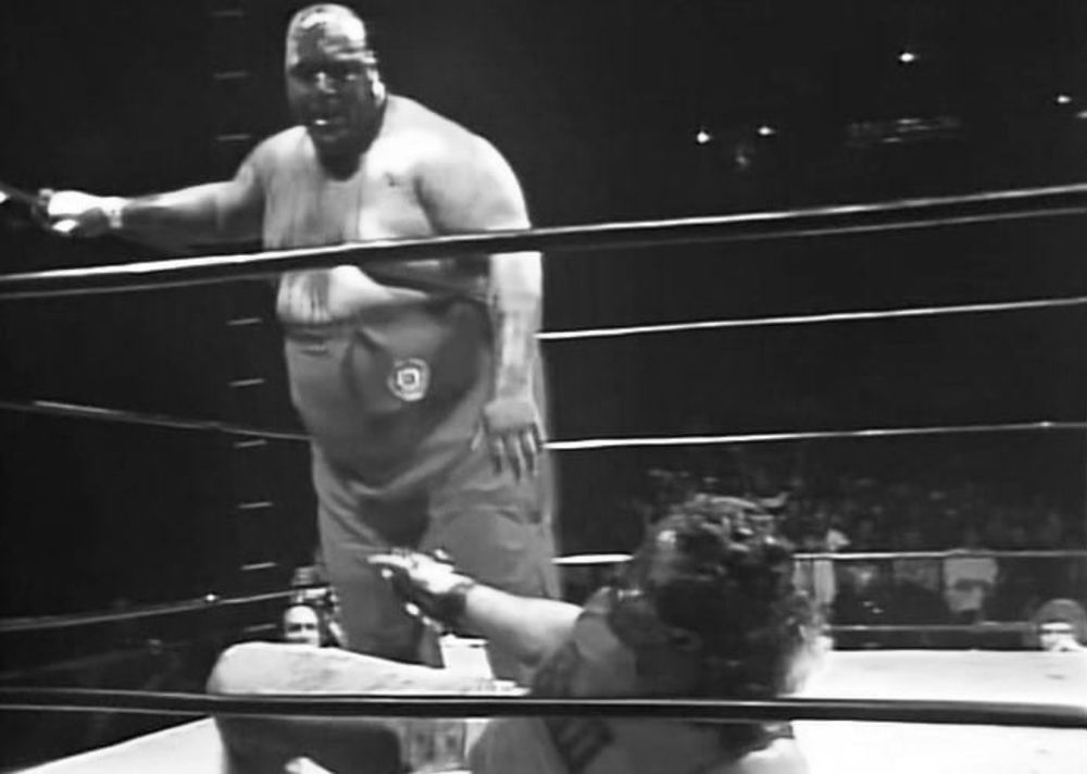 5 Best "On A Pole" Matches In Wrestling History (& 5 Worst)