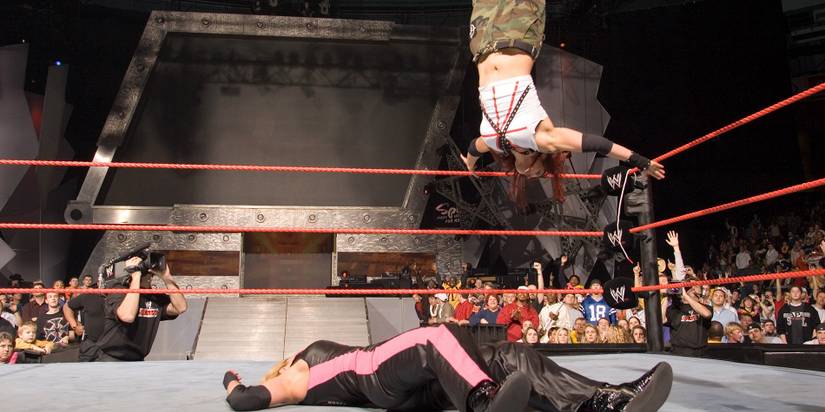 Team Bestie: 10 Memorable Moments Between Trish Stratus & Lita