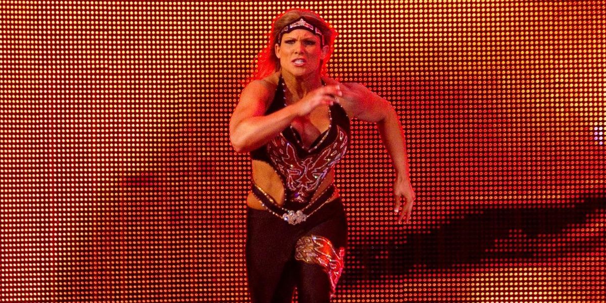 WWE Icons: 10 Facts We Learned About Beth Phoenix