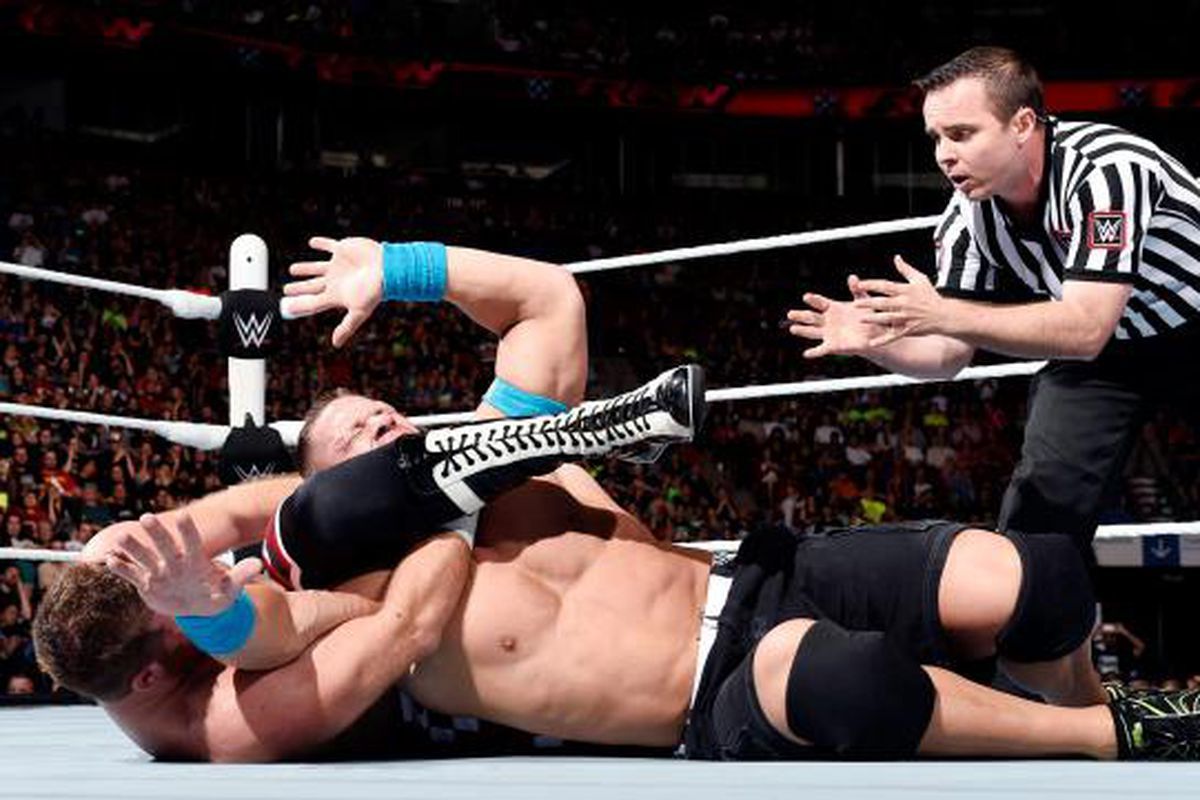 10 Pro Wrestling Submissions (That Are Also Used In MMA)