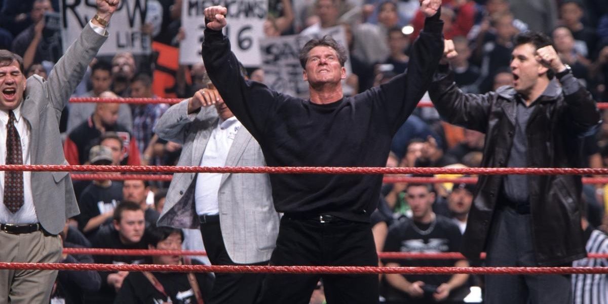 The 10 Longest Lasting Superstars In A Royal Rumble Match During The 1990s