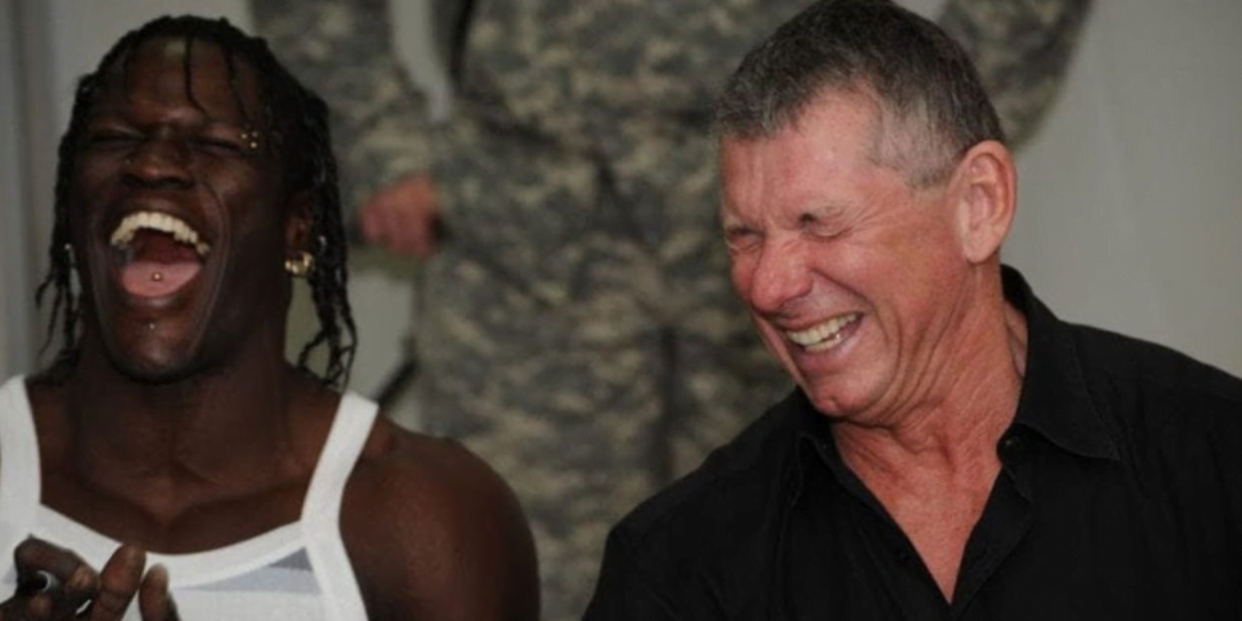 11 Funniest WWE Wrestlers Ever, Ranked