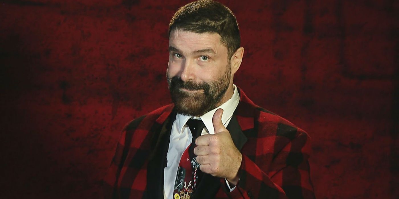 11 Funniest WWE Wrestlers Ever, Ranked