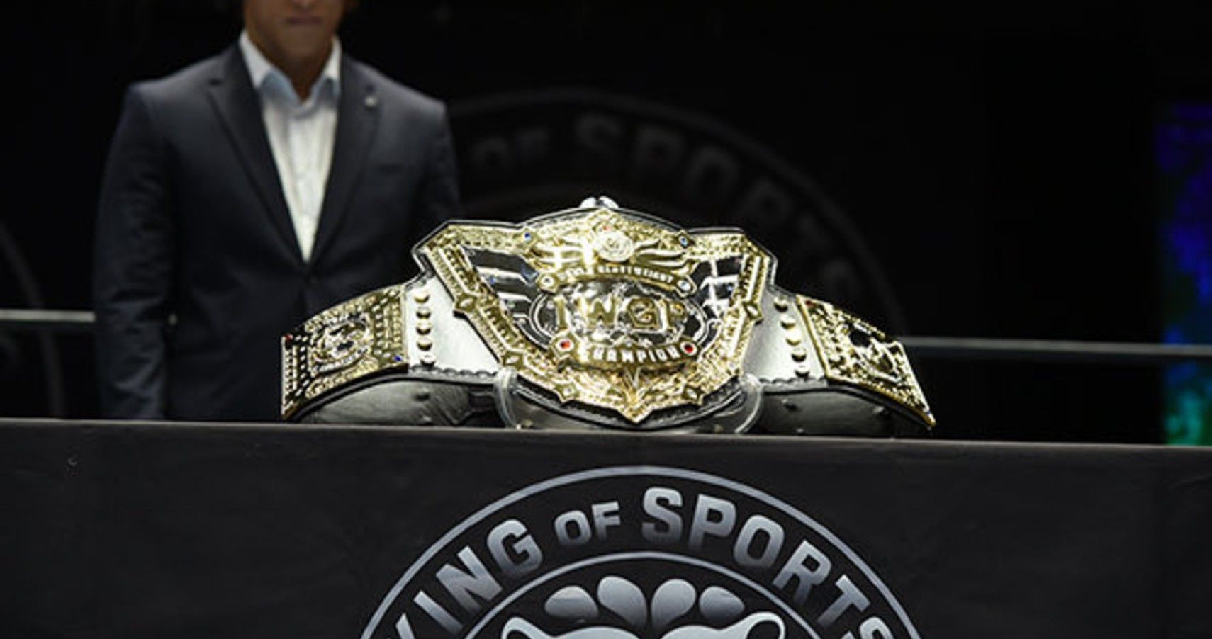 NJPW Unveils Brand New IWGP Heavyweight Title