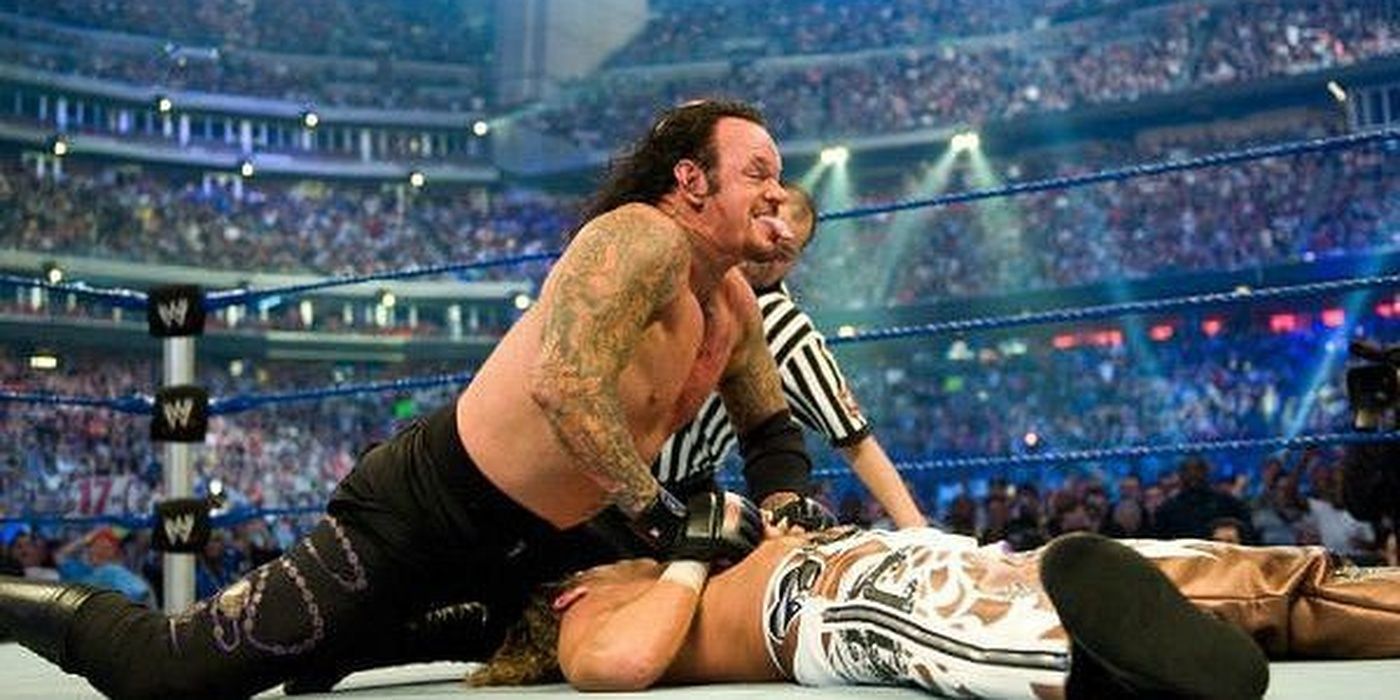 10 WWE Rivalries That Defined The 2000s