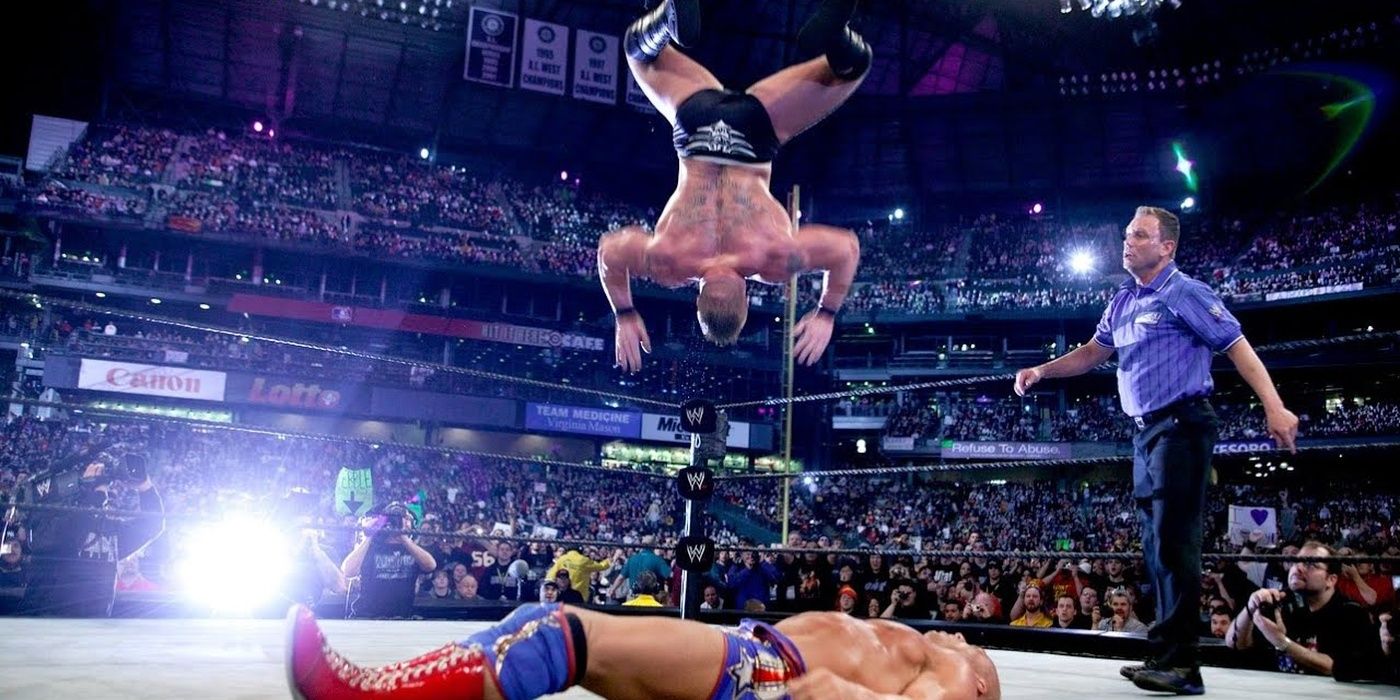 10 Wrestlers You Never Expected To Share Moves