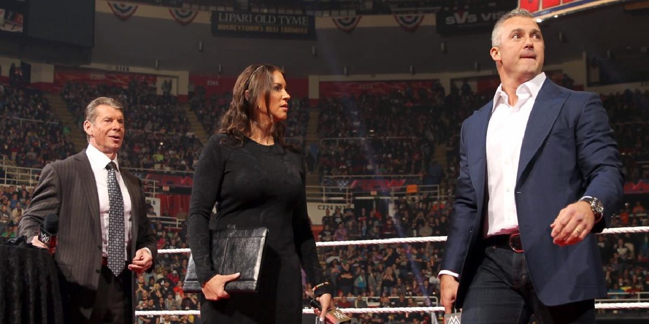 Fake Razor Ramon & 9 Other Times WWE Treated Their Fans Like Idiots