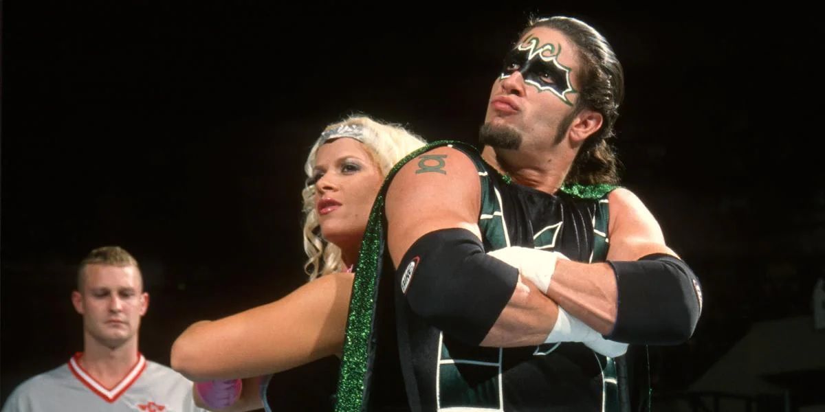 5 Best Female Sidekicks In WWE History (& 5 Worst)