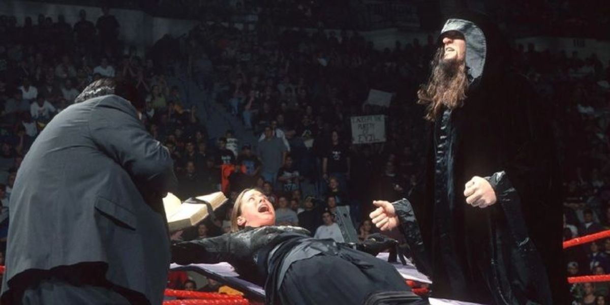 The Undertaker Offers Comment On Stephanie McMahon Being Put In Charge ...