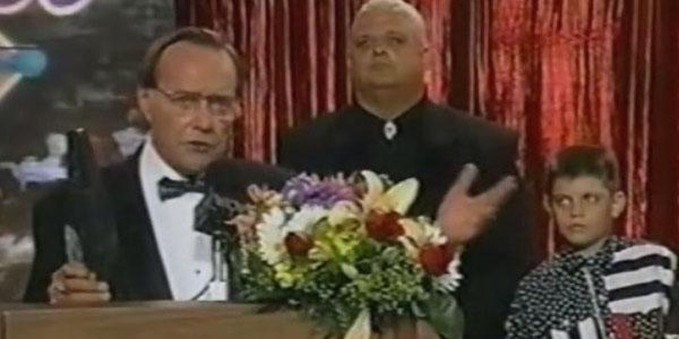 8 Photos Of WWE Wrestlers As Kids With Legends