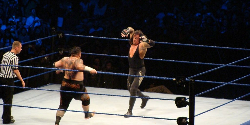 Cesaro vs. WALTER & 7 Other Great Matches Exclusive To House Shows