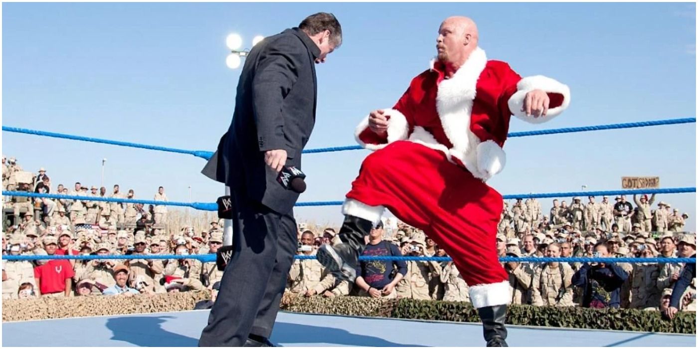 10 WWE Superstars Who Dressed As Santa Claus