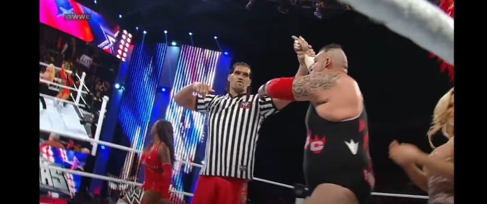 WWE Guest Referees' 10 Funniest Moments