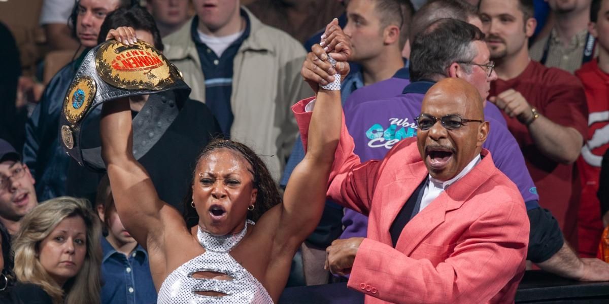 Every Wrestler That Beat Trish Stratus For A Women's Championship ...