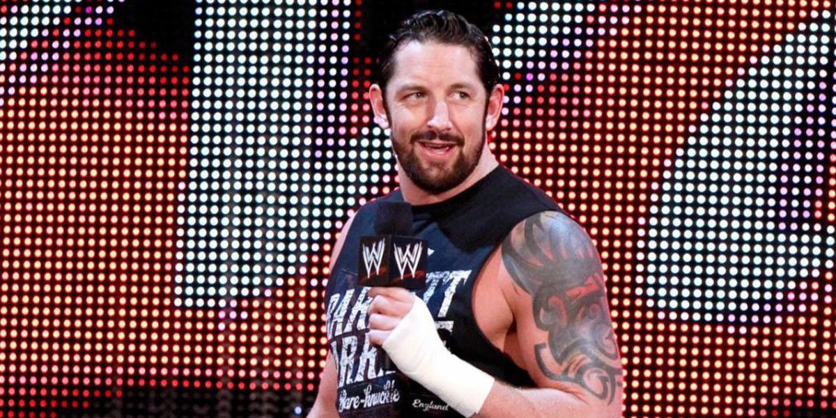 10 WWE Wrestlers Who Got Punished For Getting Over