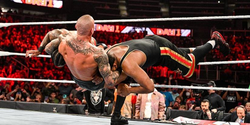 10 Basic Pro Wrestling Moves (That Can Still Cause Serious Injury)