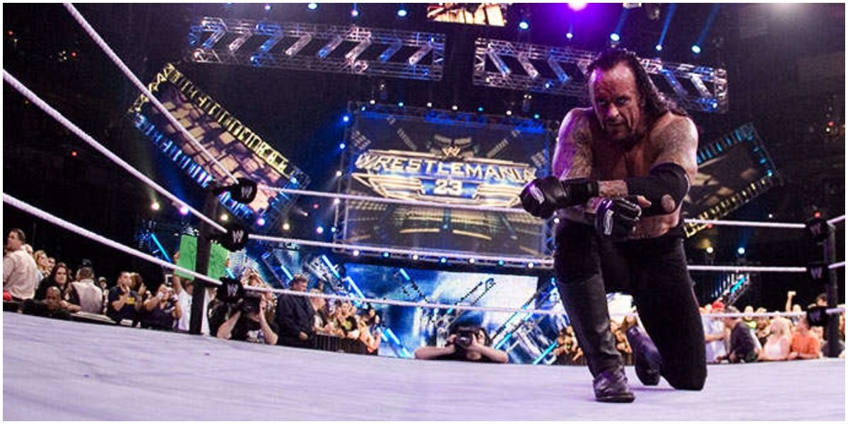 10 Wrestling Taunts And Poses That Made No Sense