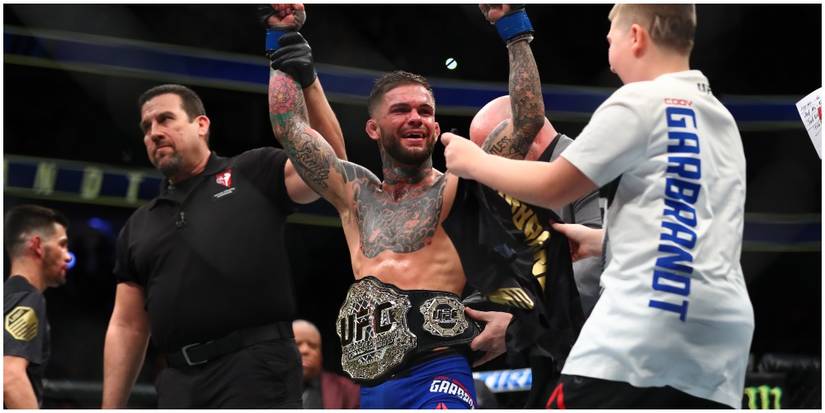 16 Best Boxers In UFC History, Ranked