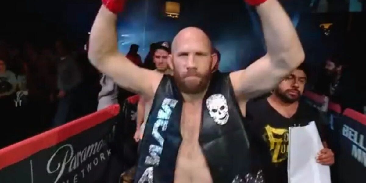 10 Best Victory Celebrations In MMA History