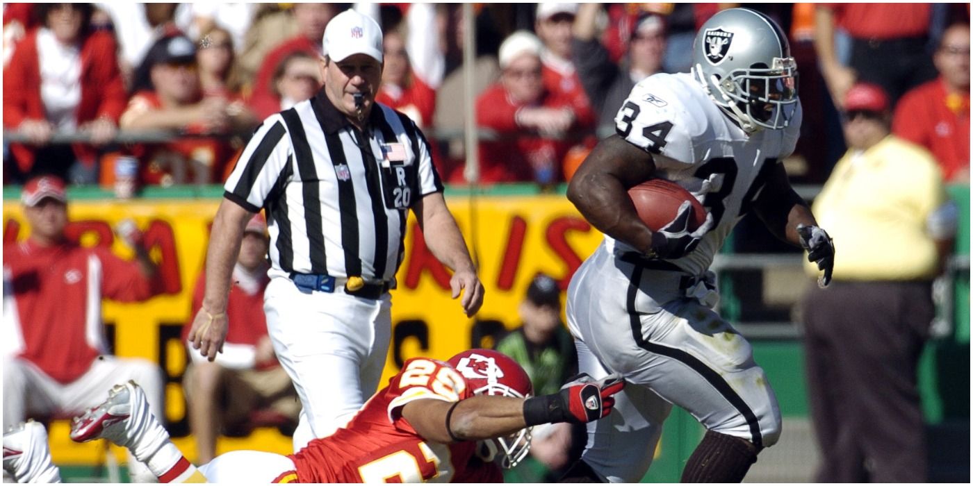 10 NFL Running Backs You Forgot Had 1,000 Yards In A Season
