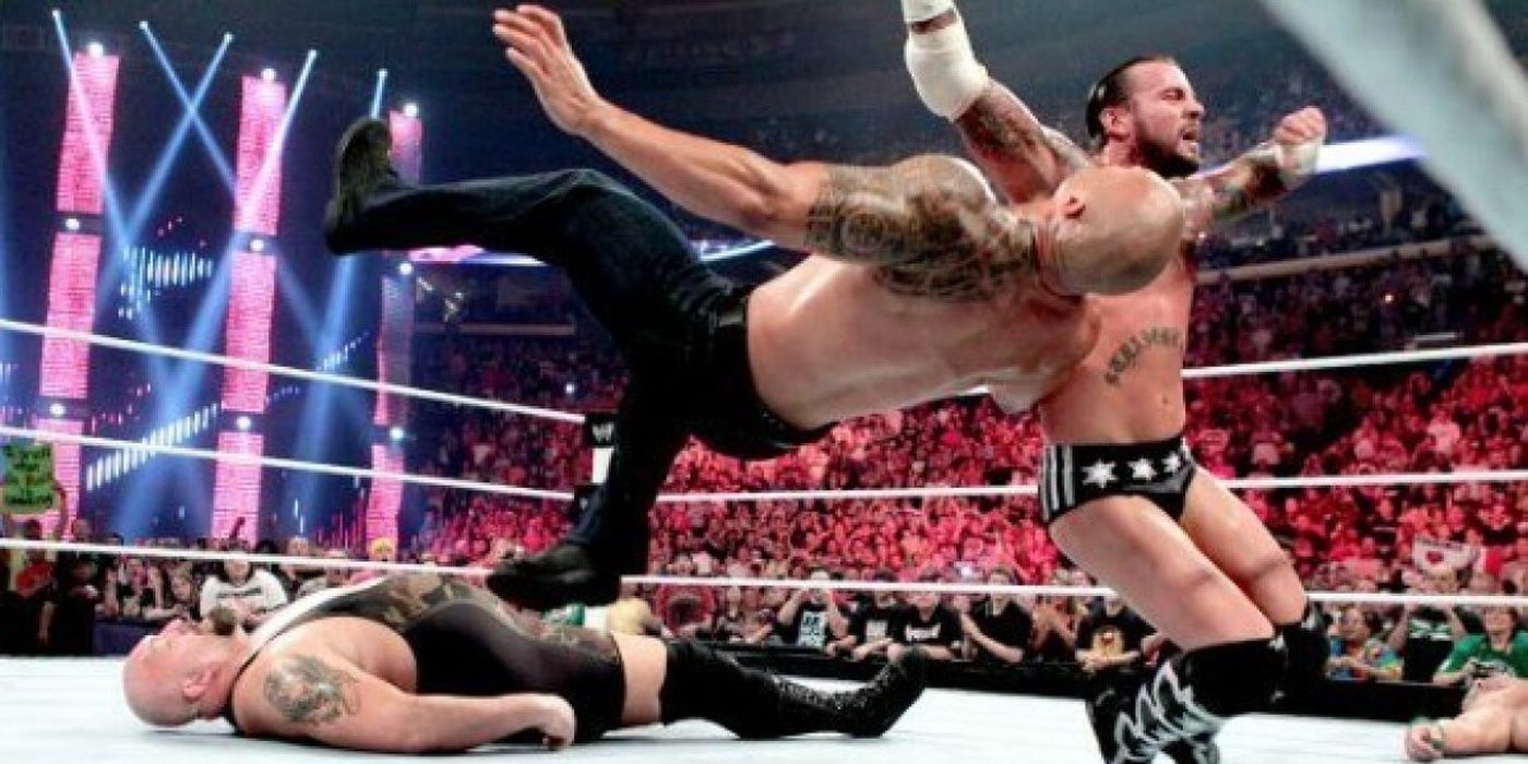 10 Special Episodes Of WWE Raw You May Have Forgotten About