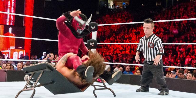 10 Things WWE Fans Need To Know About Hornswoggle